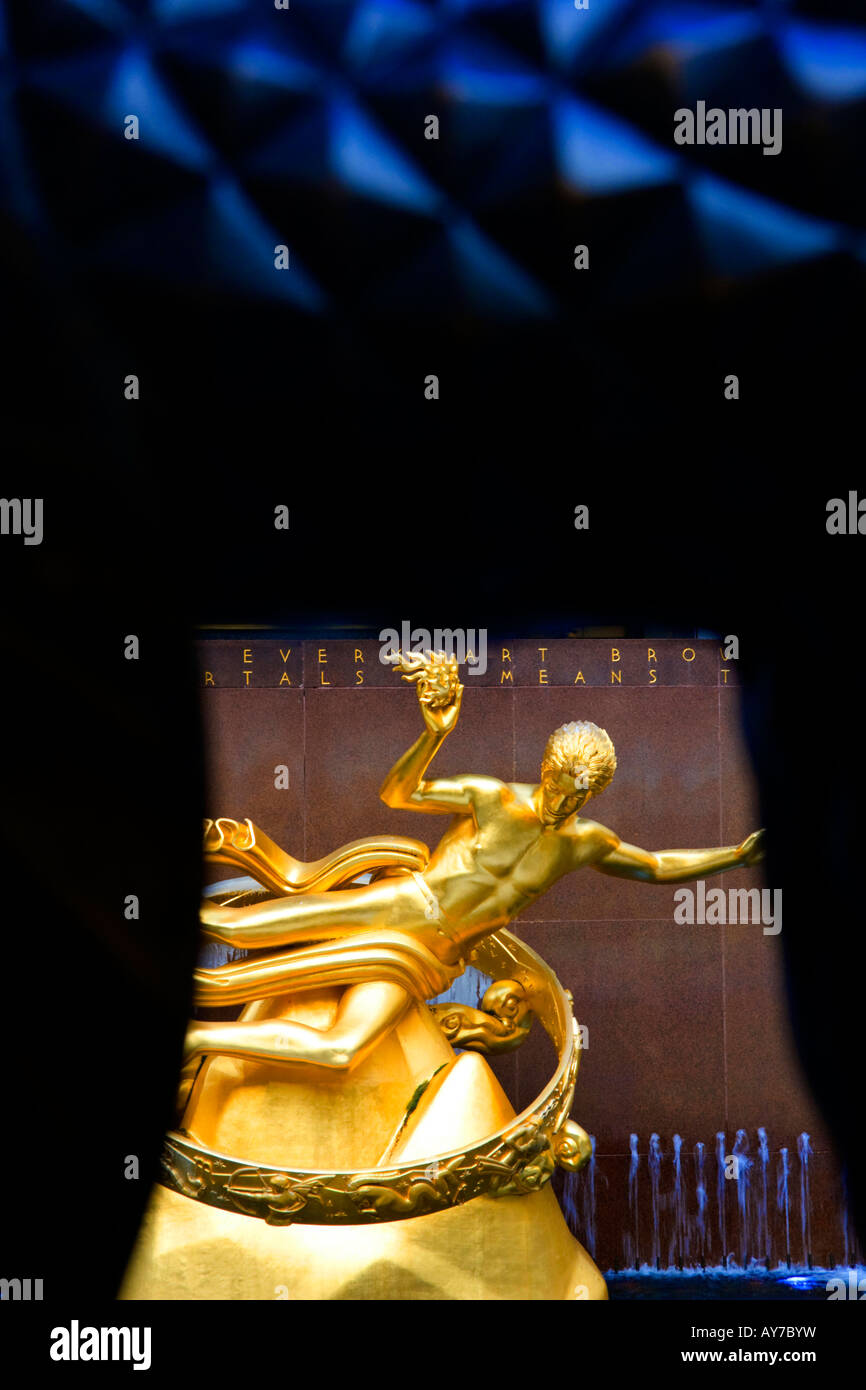 statue of prometheus by sculptor paul manship rockefeller centre new ...