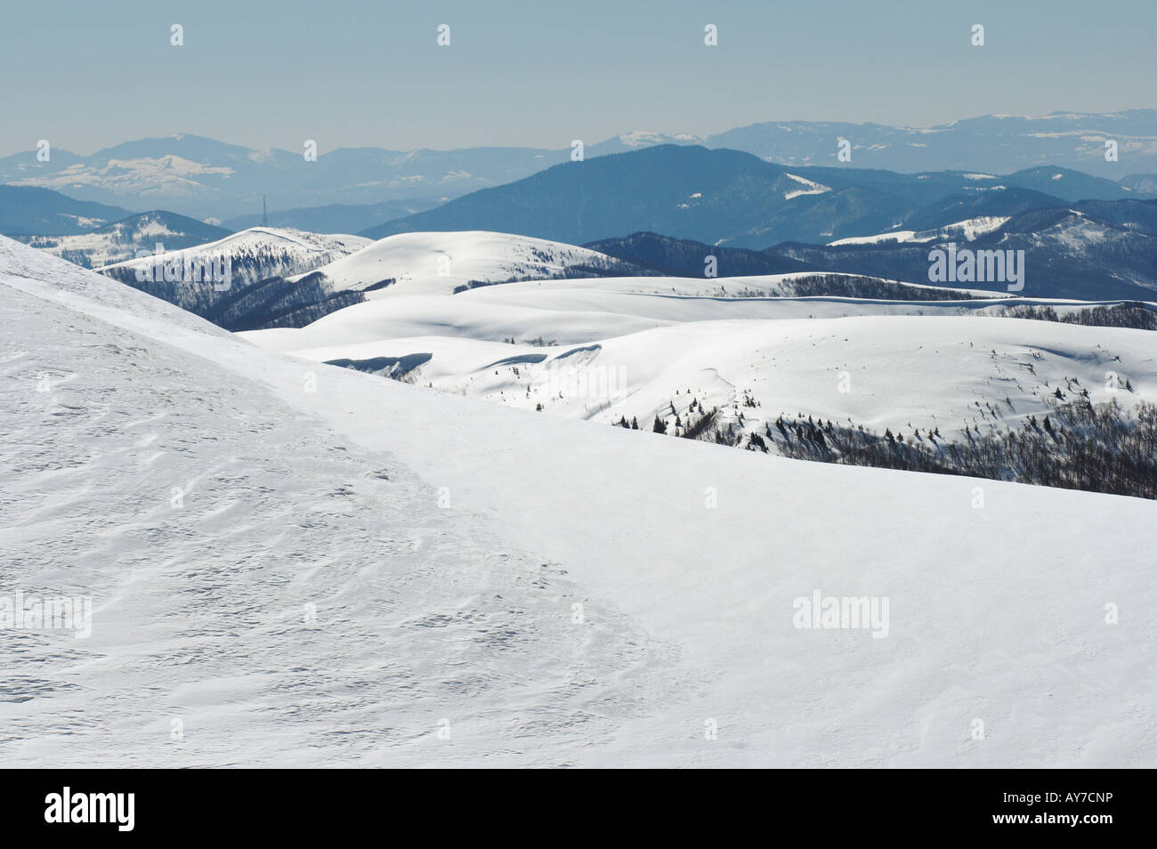 Winter mountain landscape (Ukraine, Carpathian Mt's, Svydovets Range ...