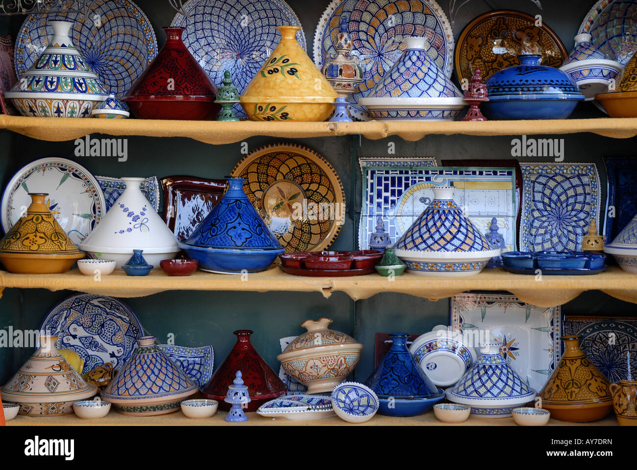Typical pottery of Tunisia Stock Photo - Alamy