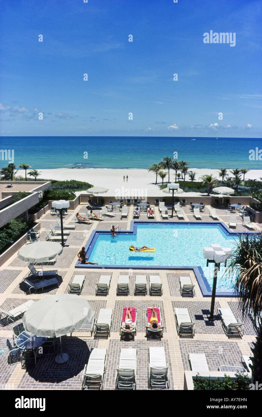 Miami couple pool hi-res stock photography and images - Alamy