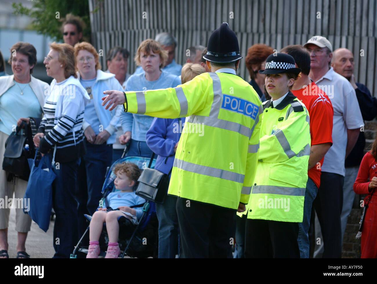 Traffic cop directing uk hi-res stock photography and images - Alamy