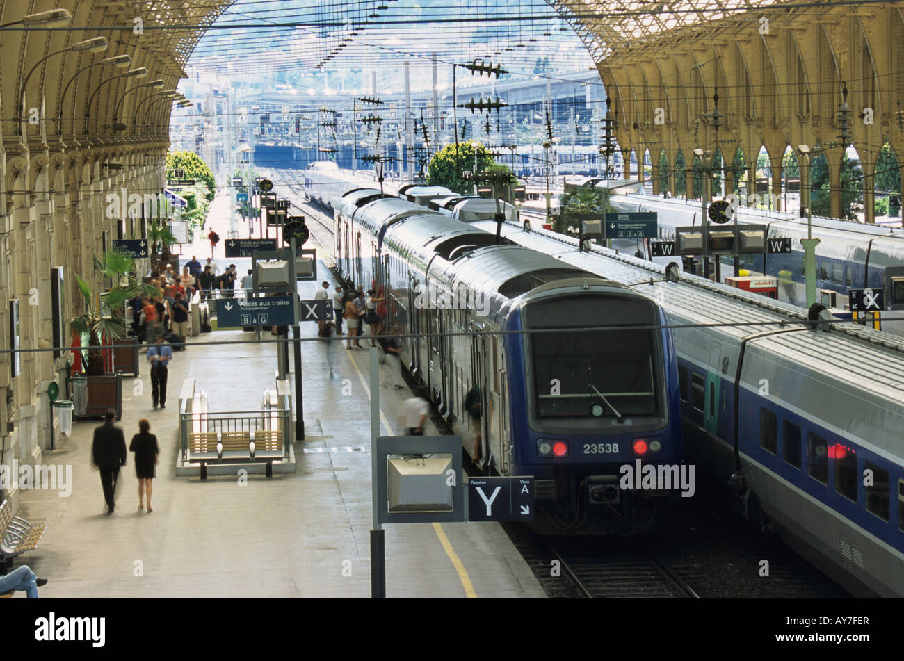 Nice train station Stock Photo - Alamy