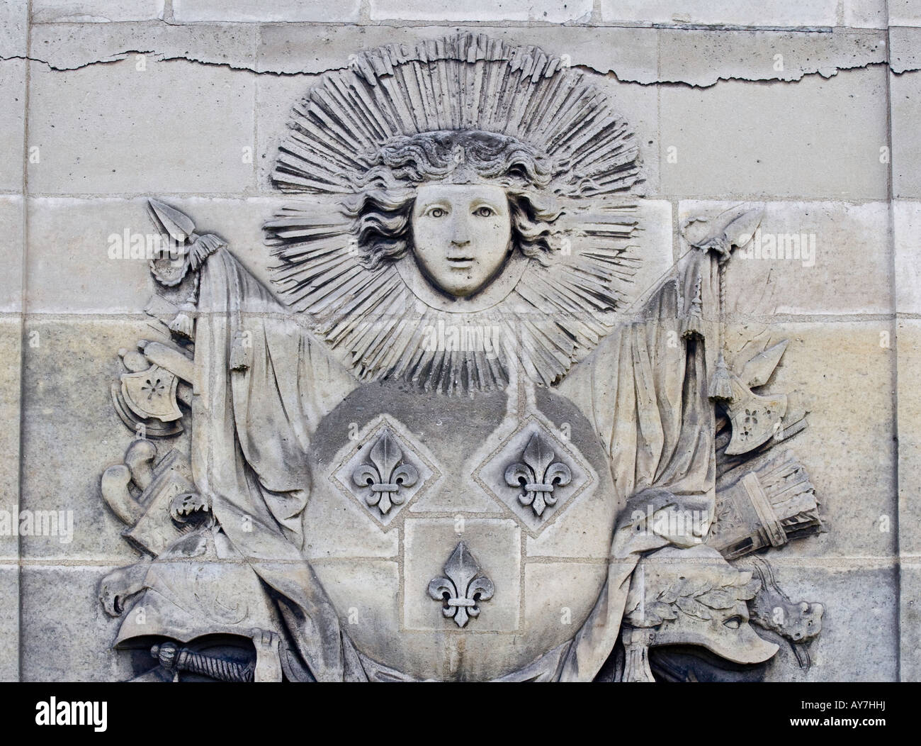 Gateway entrance coat of arms hi-res stock photography and images - Alamy