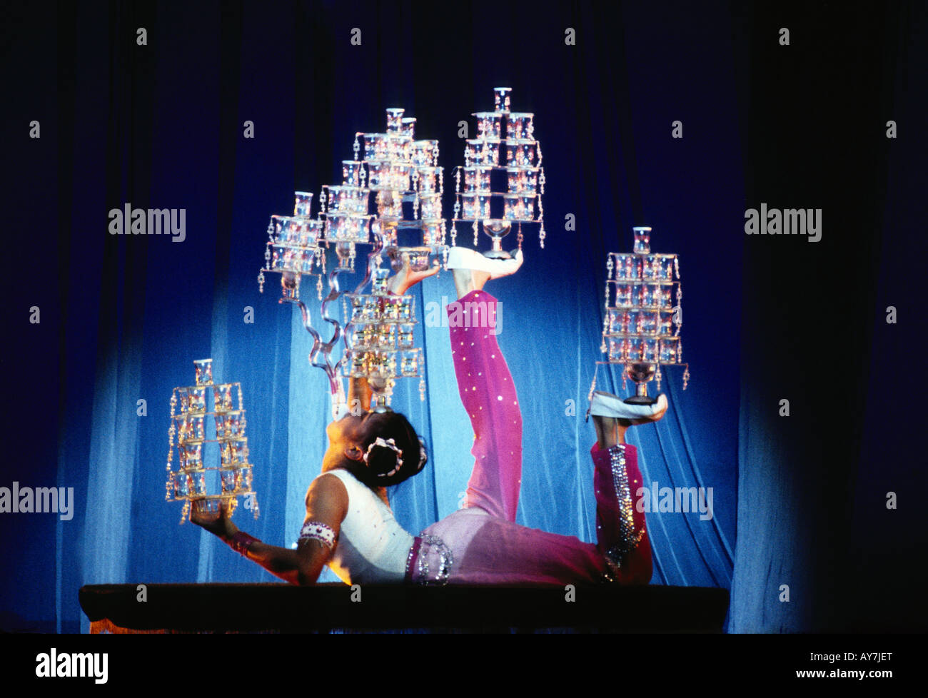Shanghai acrobat balancing act Stock Photo - Alamy