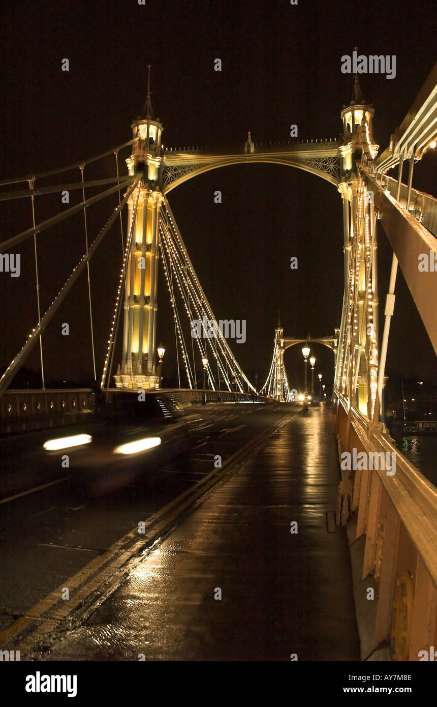 Evening traffic on Albert Bridge Stock Photo - Alamy