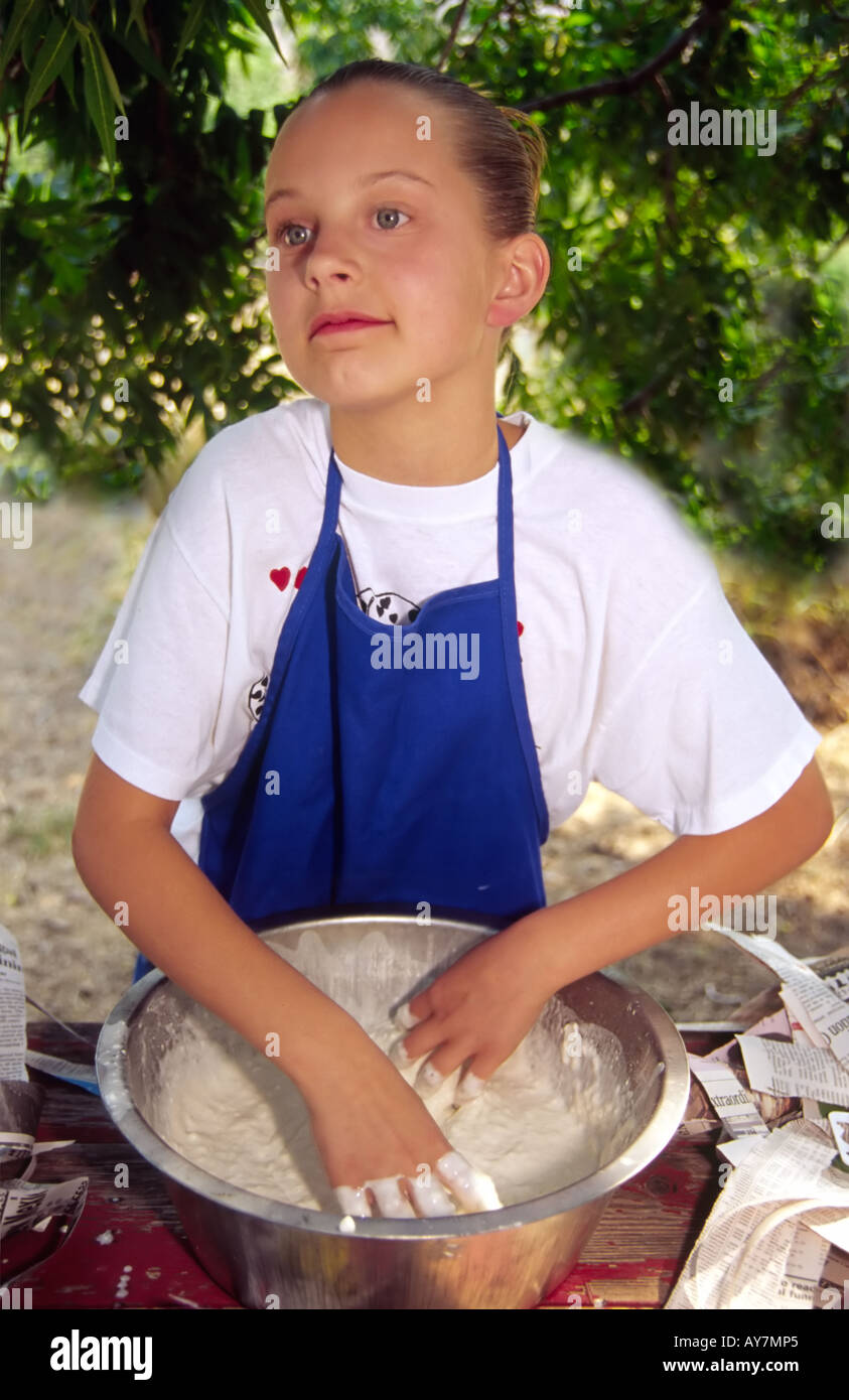 What a sticky mess, making papier (paper) mache paste at Fine Art Days ...