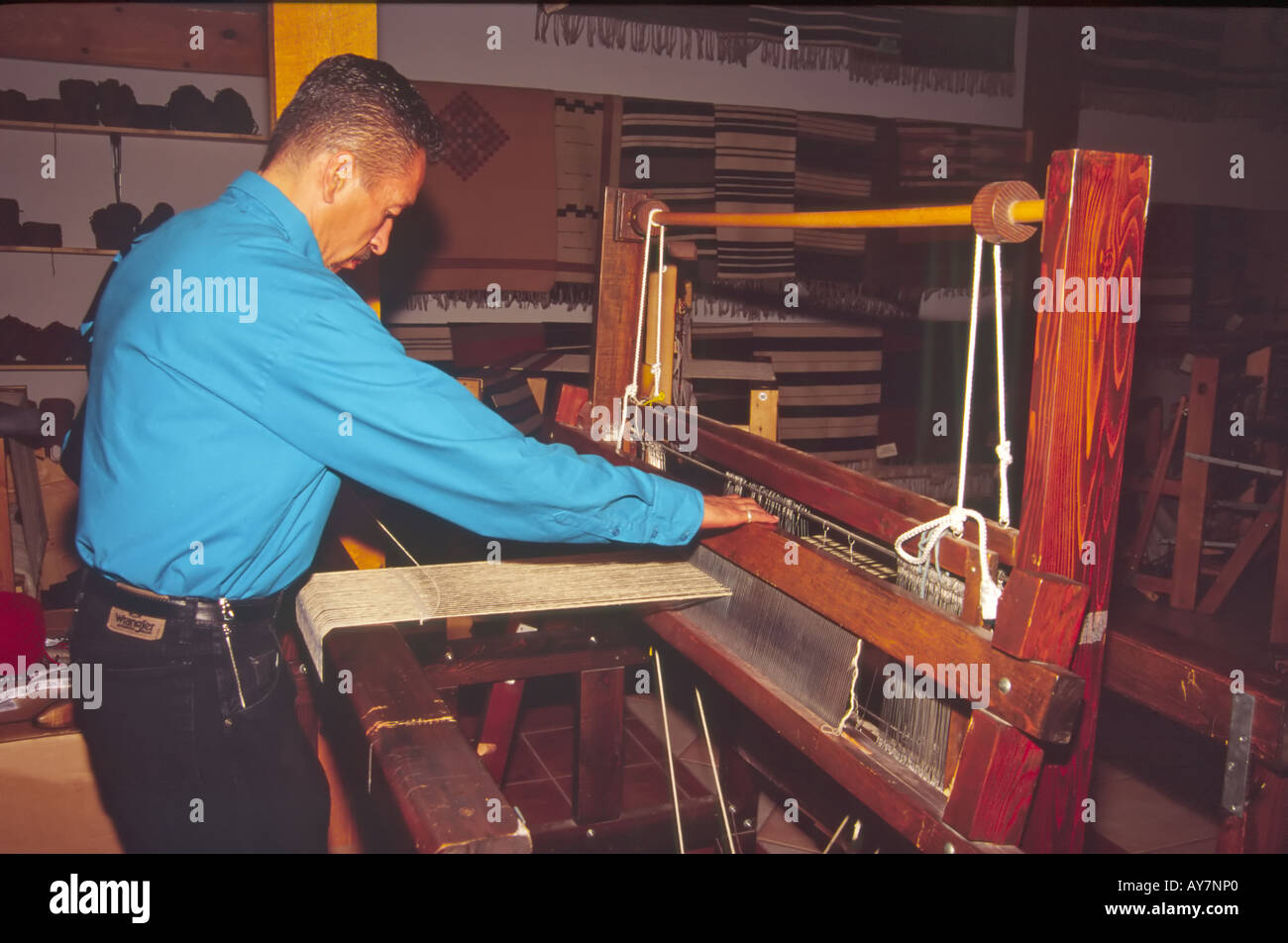 Man weaving loom hi-res stock photography and images - Alamy