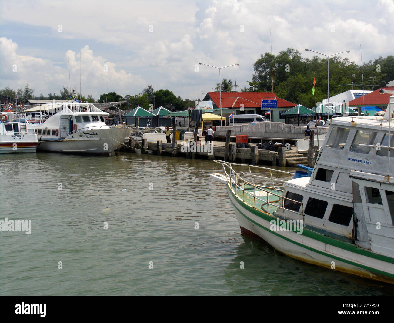 Pier scene harbour port boat ferry transport hi-res stock photography ...