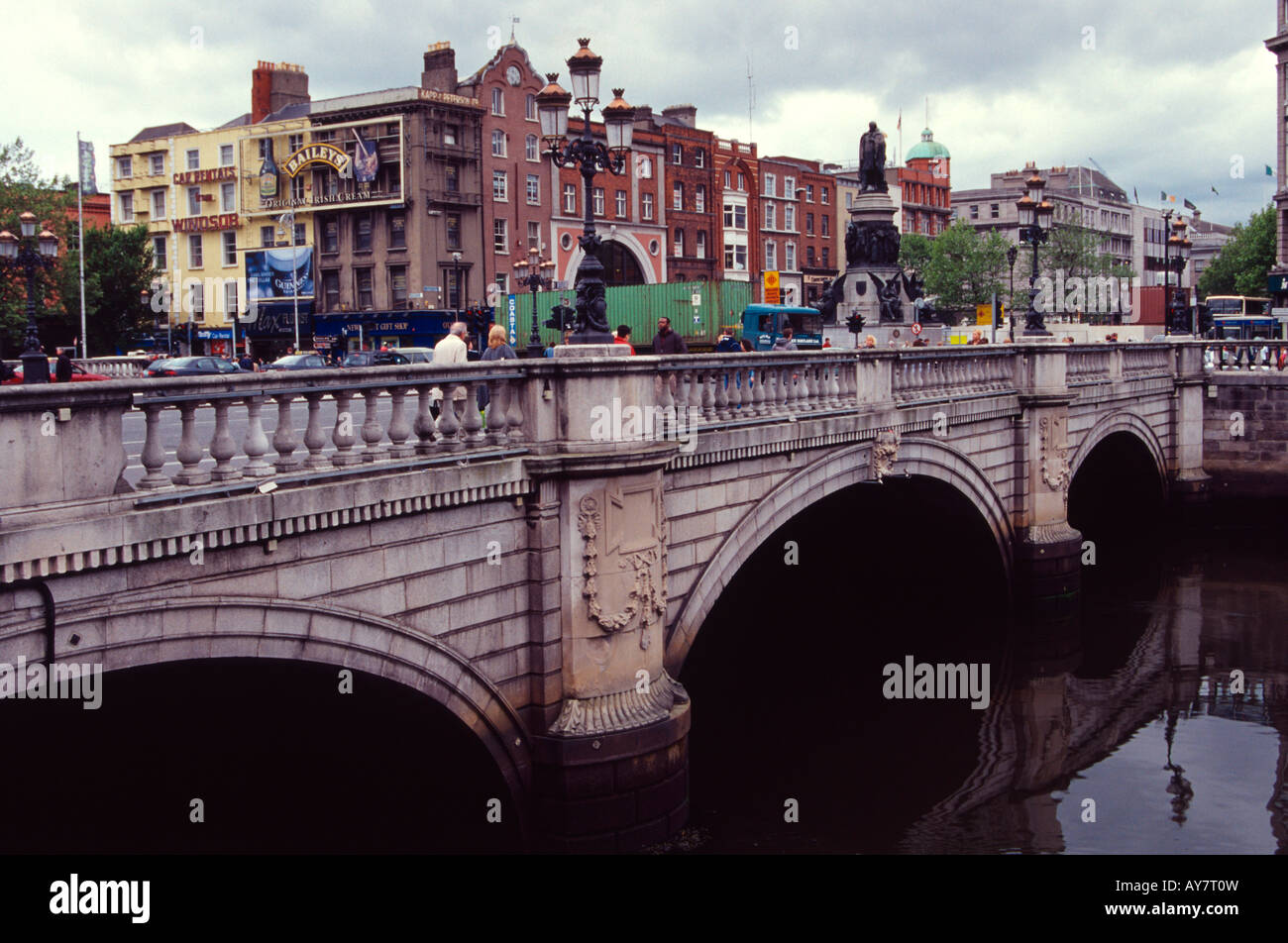 Dublin city centre attractions river liffey the largest city and the ...