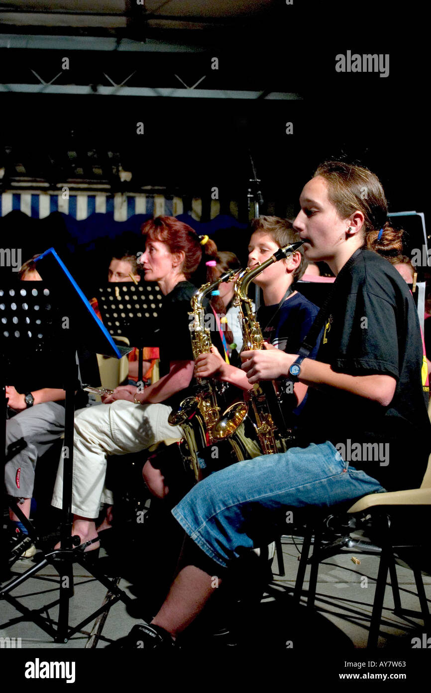 group of musicians kids Stock Photo - Alamy