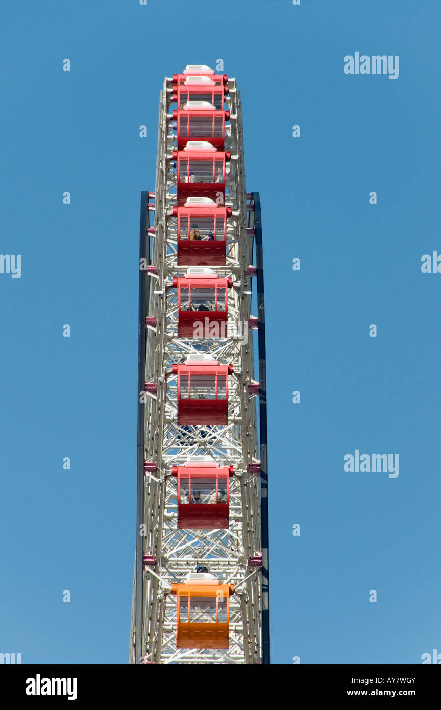 Cosmo Clock 21 ferris wheel at Cosmo World, Yokohama, Japan Stock Photo ...