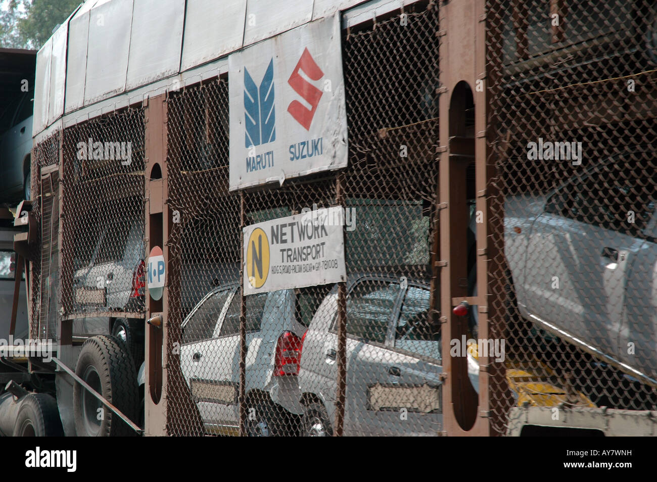 Cars being transported hi-res stock photography and images - Alamy