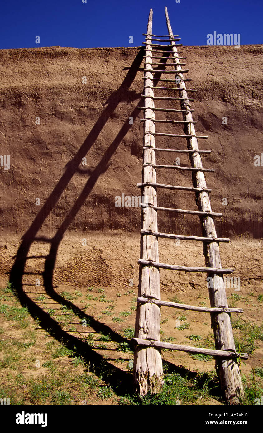 Pueblo ladder hi-res stock photography and images - Alamy