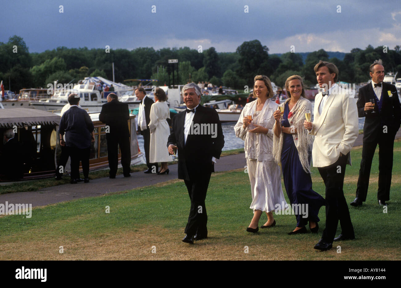 Group of wealthy rich man hi-res stock photography and images - Alamy