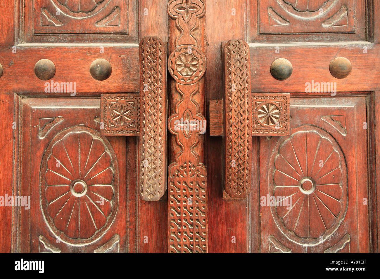 Traditional bahrain door hi-res stock photography and images - Alamy