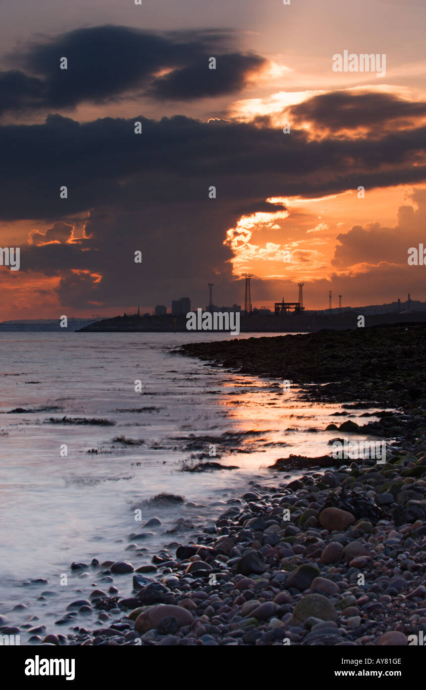 Dundee skyline hi-res stock photography and images - Alamy