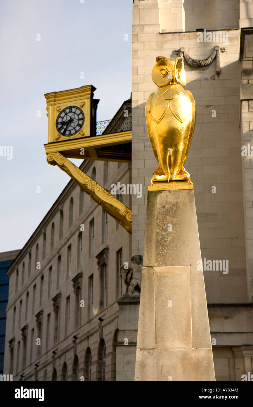 Central square leeds hi-res stock photography and images - Alamy