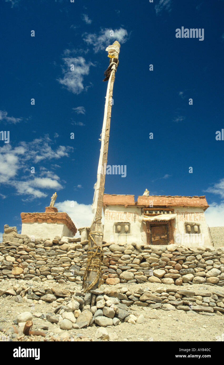 typical house with prayer flagpole at Purang in western Tibet Stock ...