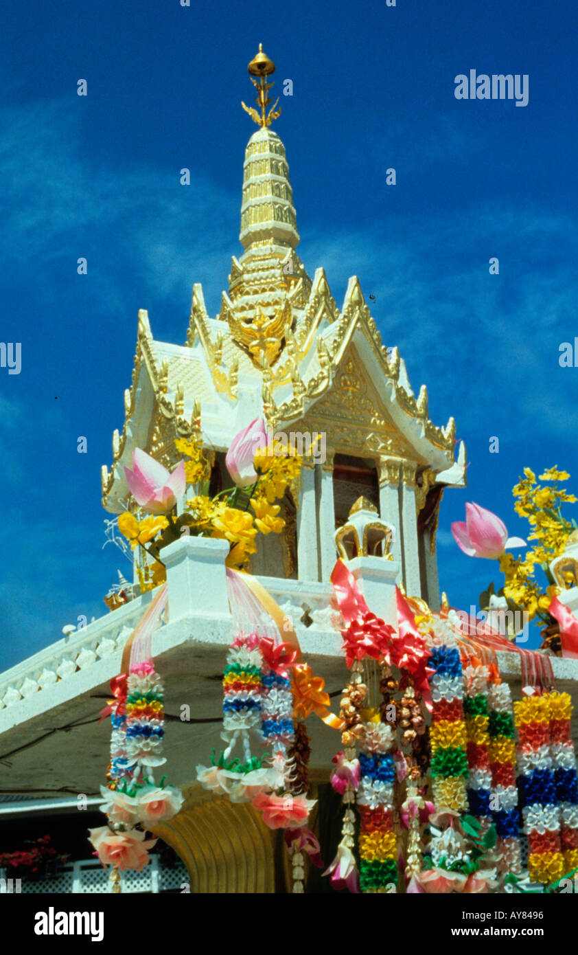 Massed offerings garlands hi-res stock photography and images - Alamy