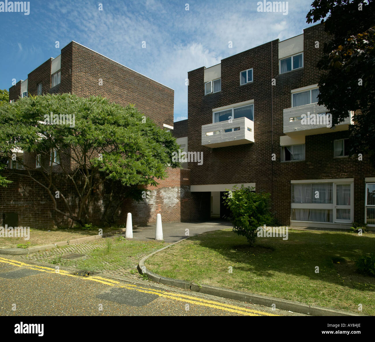 Housing, Woking. View of housing block Stock Photo - Alamy