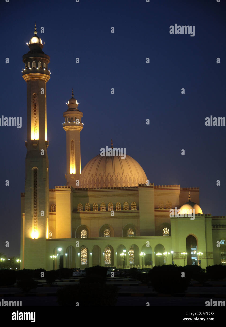 Bahrain Manama Al Fatih Mosque Stock Photo - Alamy