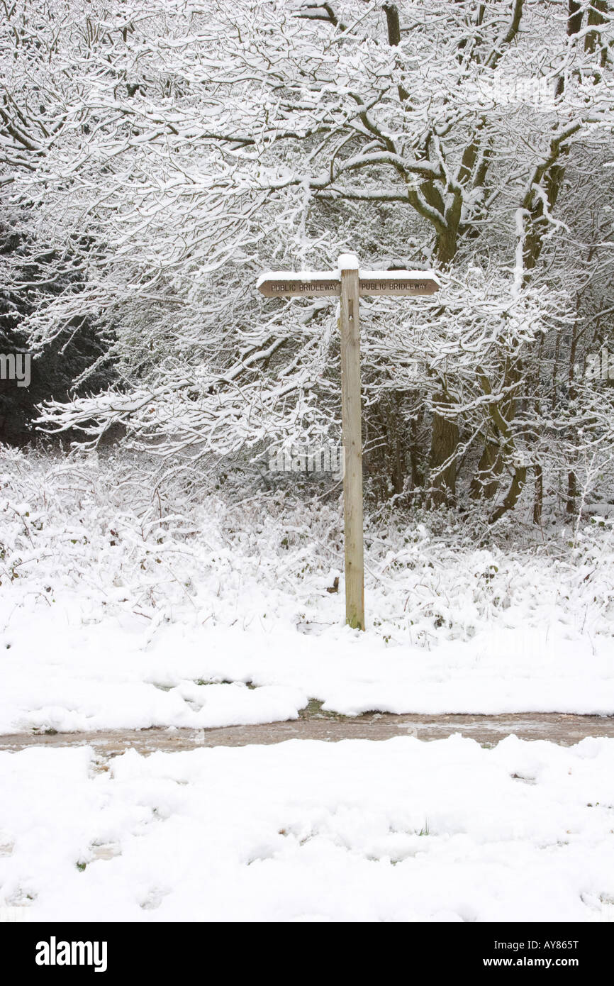 Bridle path sign hi-res stock photography and images - Alamy
