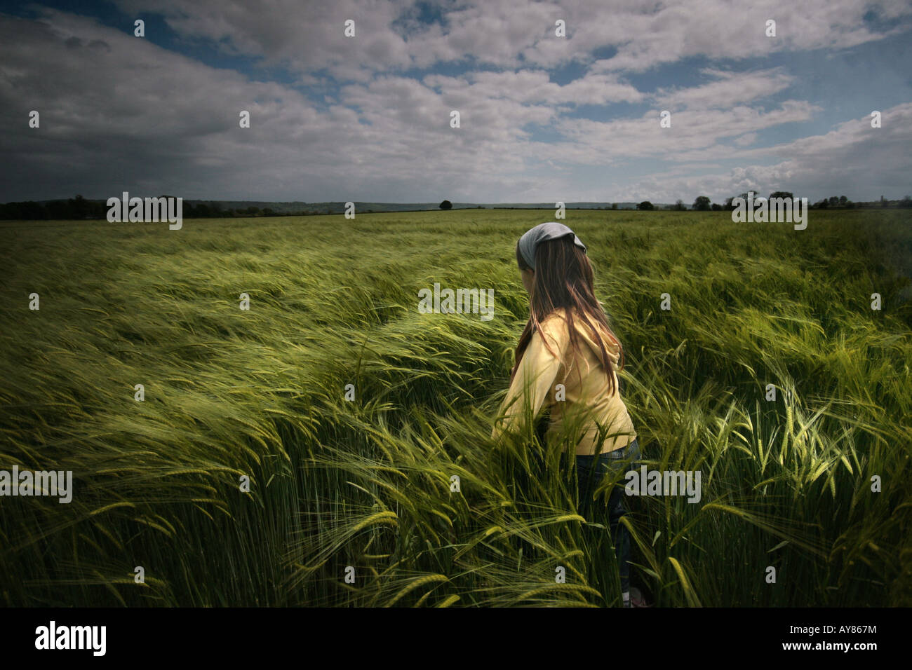 girl in field Stock Photo - Alamy