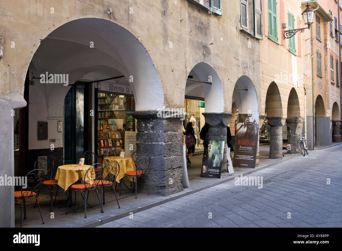 Italy veranda hi-res stock photography and images - Alamy