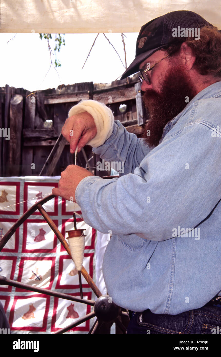 Drop spindle hi-res stock photography and images - Alamy