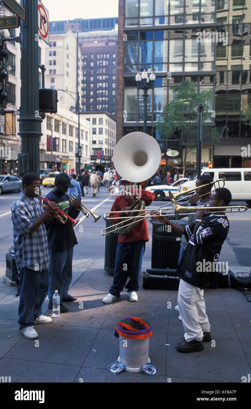 Chicago street corner water hi-res stock photography and images - Alamy