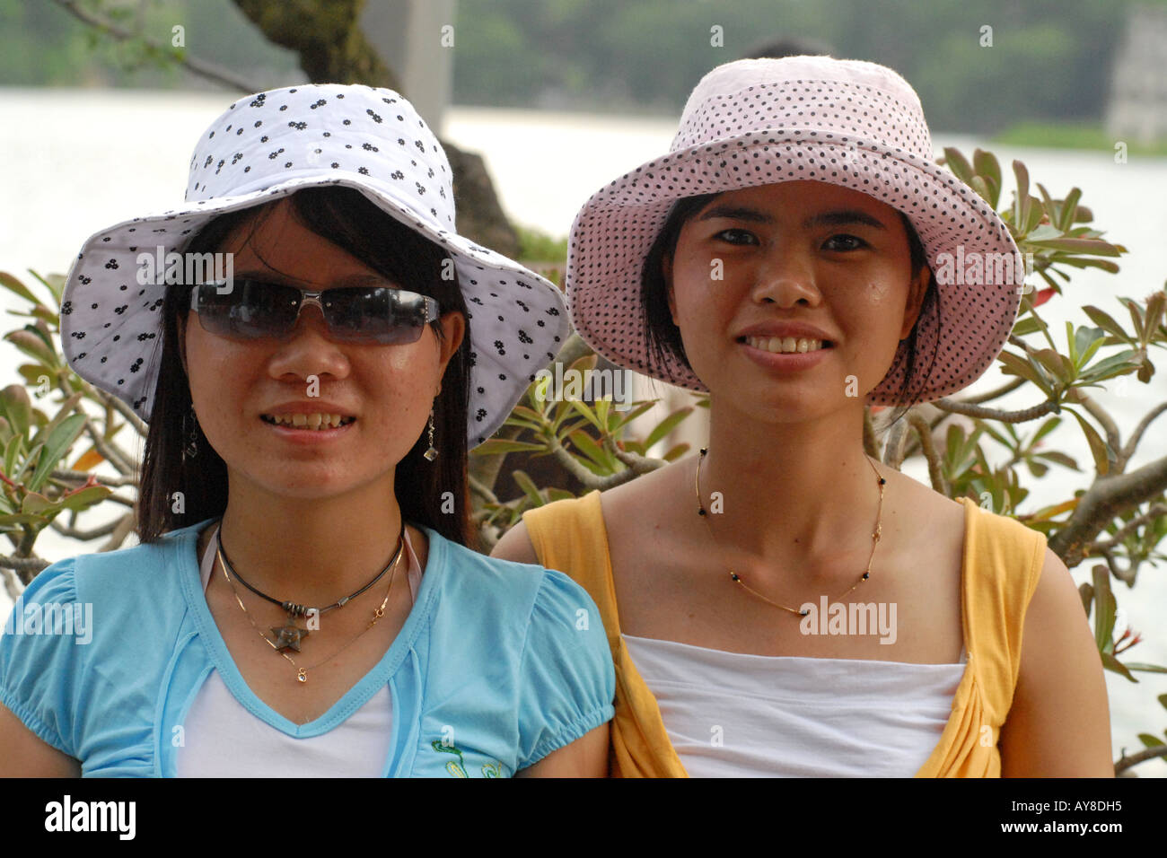 Hanoi female fashion hi-res stock photography and images - Alamy