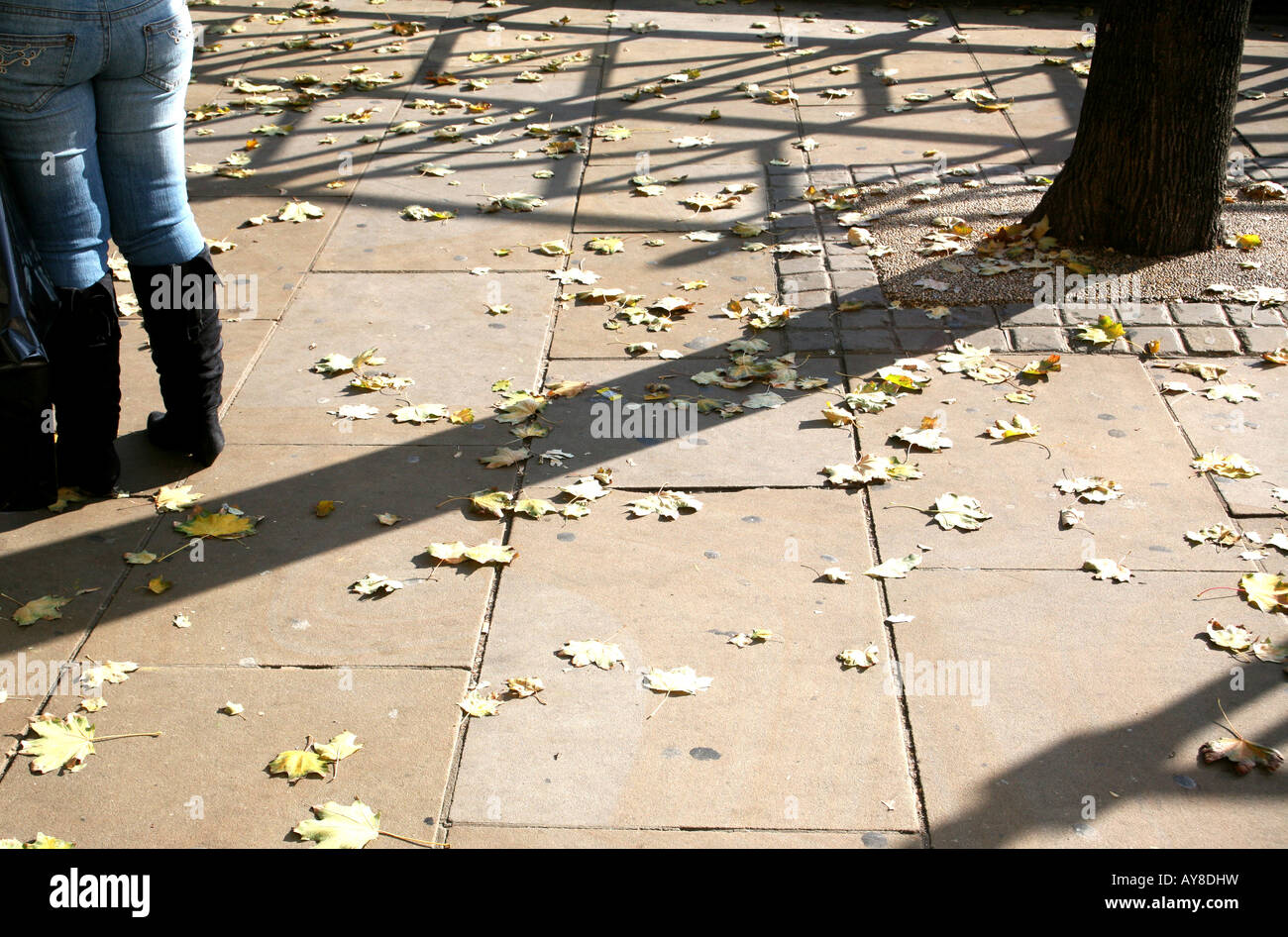 Pavement london hi-res stock photography and images - Alamy