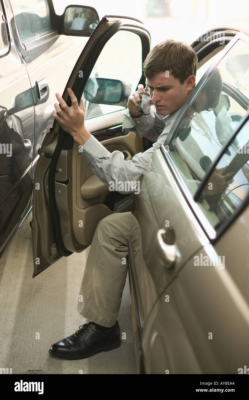 Exiting suv hi-res stock photography and images - Alamy