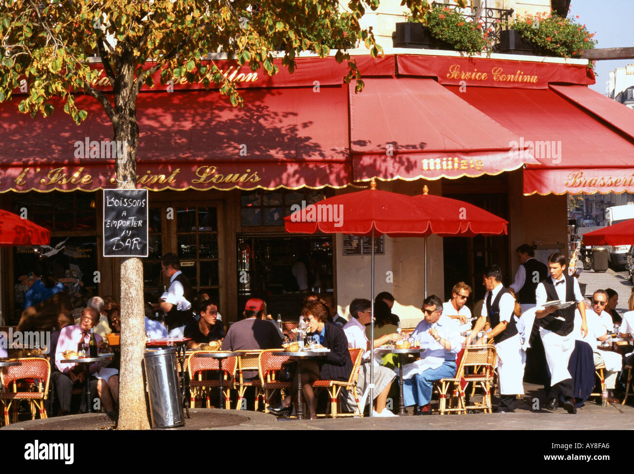 Cafe Scene on Ile St Louis Paris France Stock Photo - Alamy