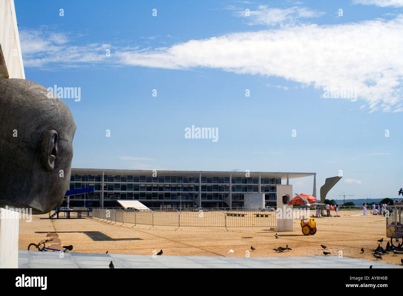 Juscelino Kubitschek Sculpture in Three Powers Square and Planalto ...