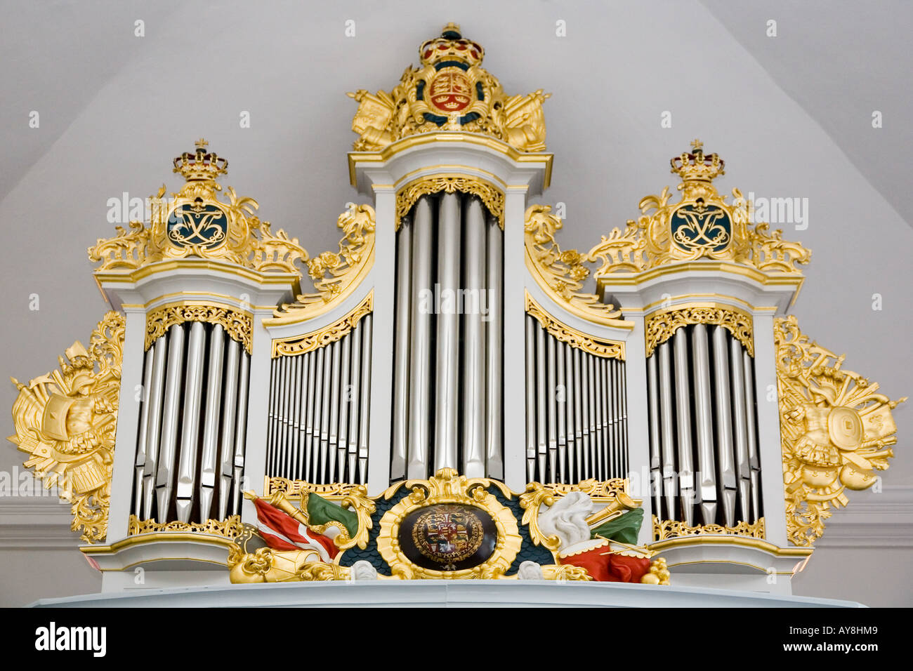 Gilt organ hi-res stock photography and images - Alamy