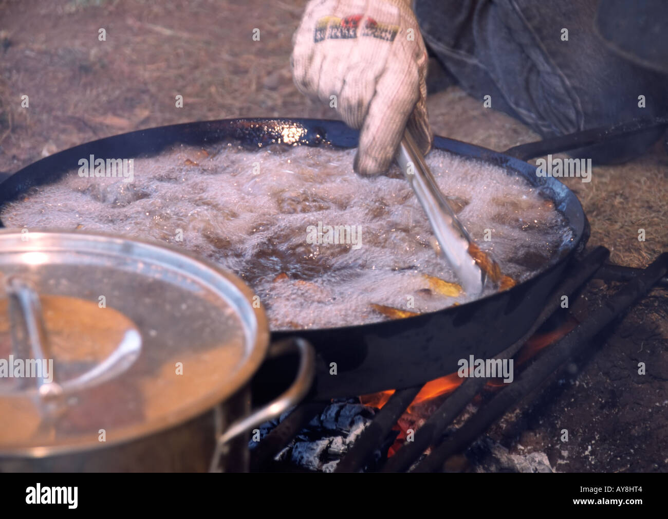 Cowboy cooking hi-res stock photography and images - Alamy