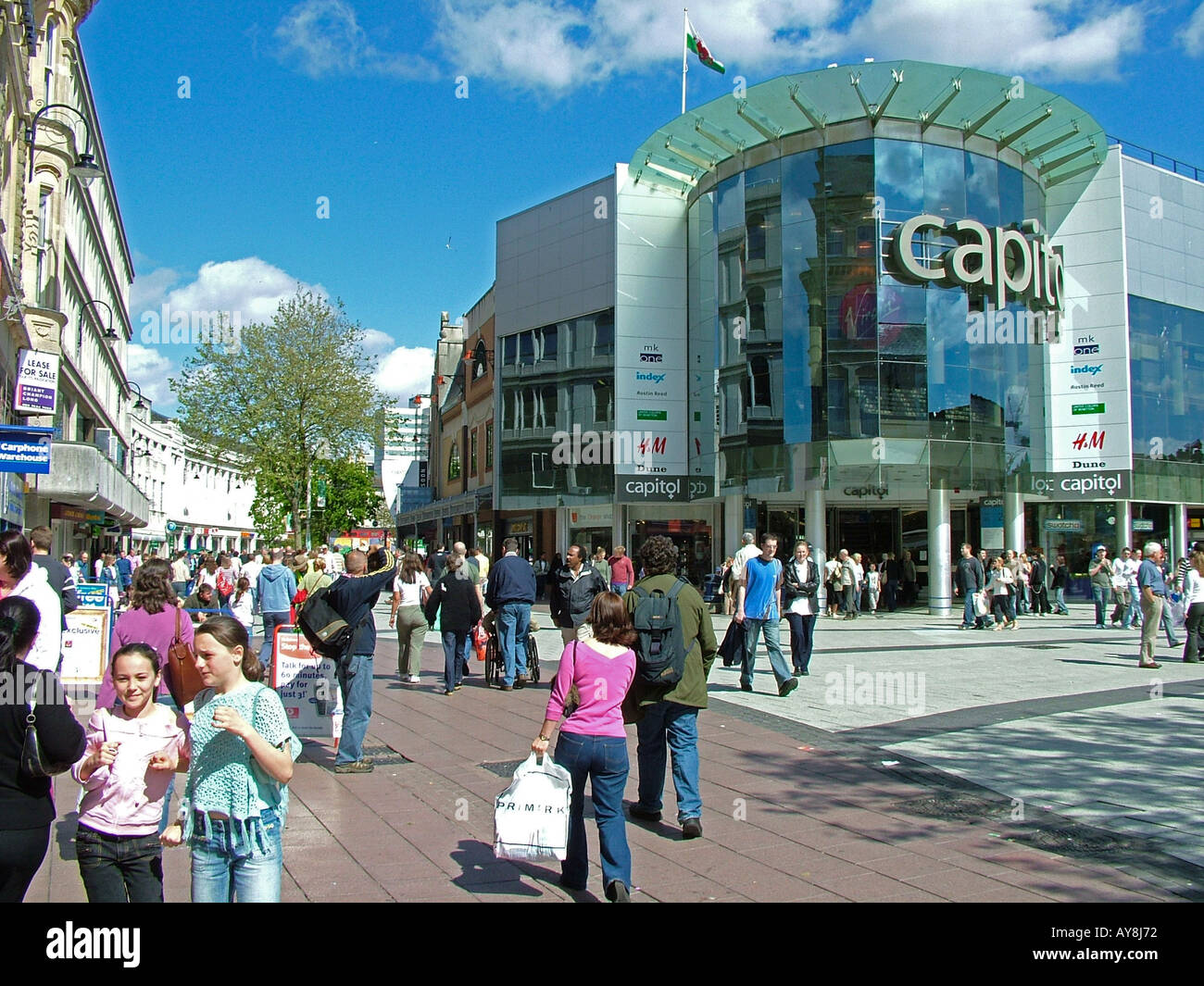 Capitol shopping centre, cardiff hi-res stock photography and images ...