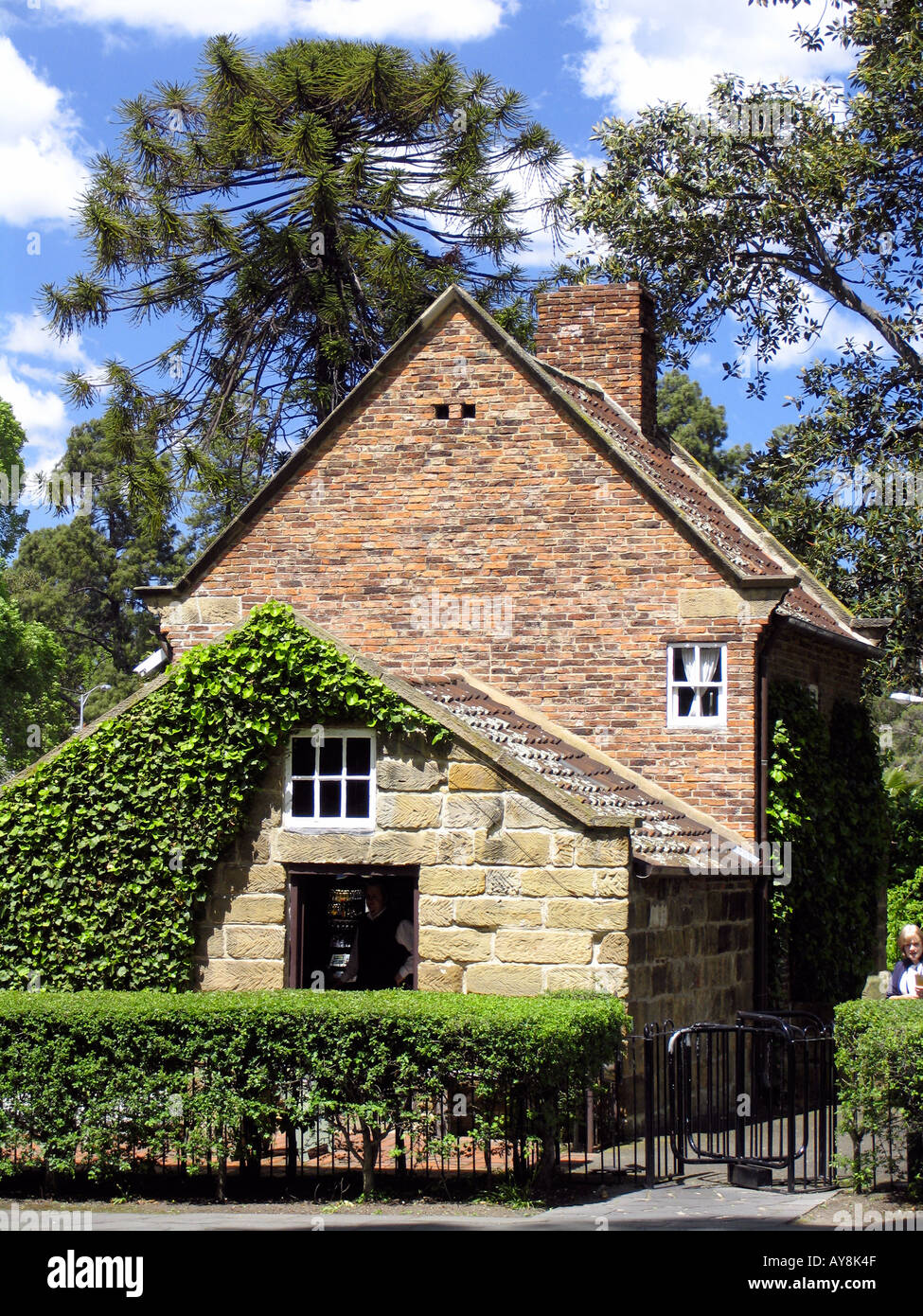 Captain cooks cottage hi-res stock photography and images - Alamy