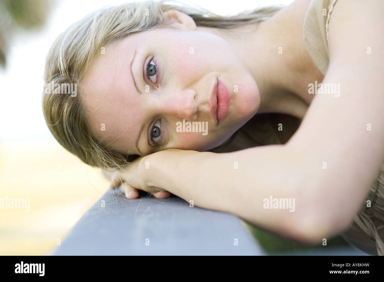 Hands leaning on railings hi-res stock photography and images - Alamy