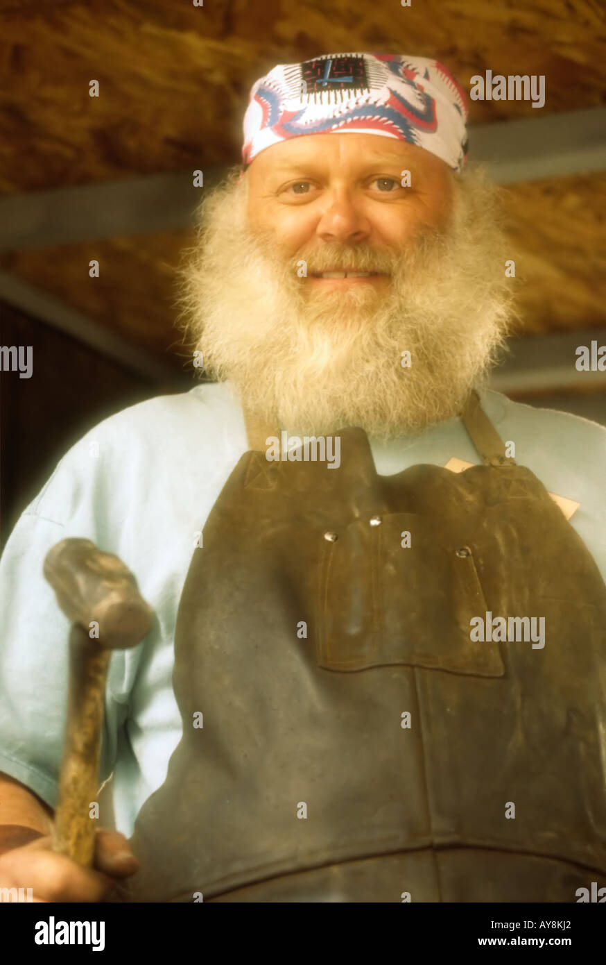 Man hammer black and white hi-res stock photography and images - Alamy