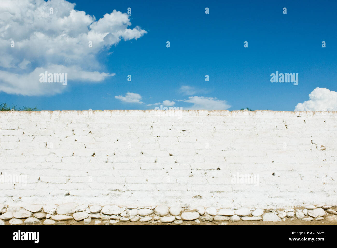 White washed stone walls hi-res stock photography and images - Alamy