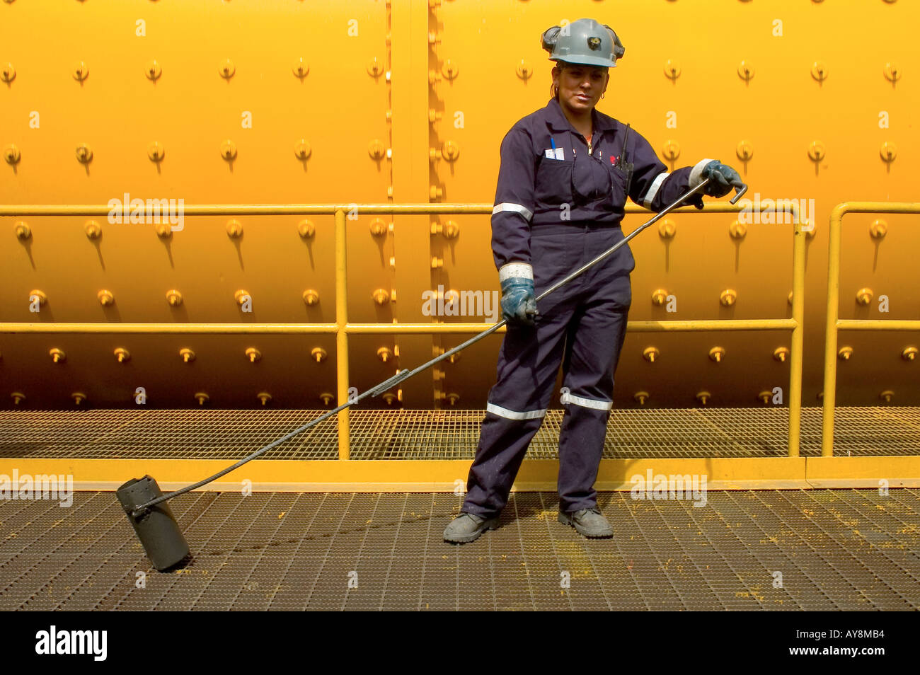 Dora Luz Mendoza Rivera 32 controls the raw material milling operation ...