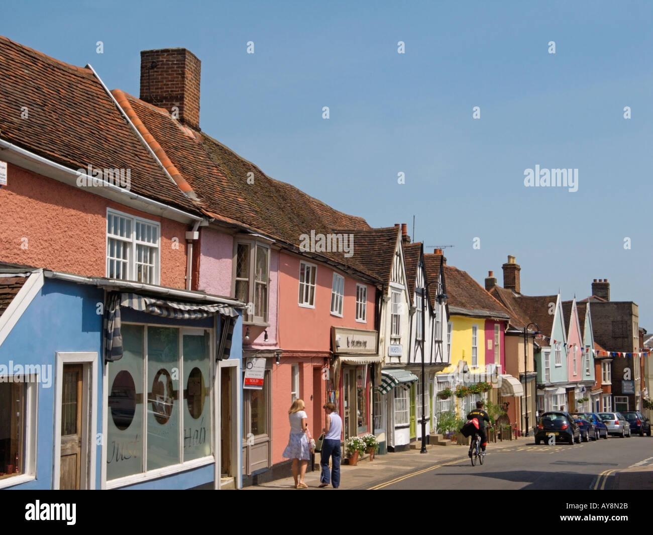 Woodbridge local architecture shops and street scene, Theatre Street ...
