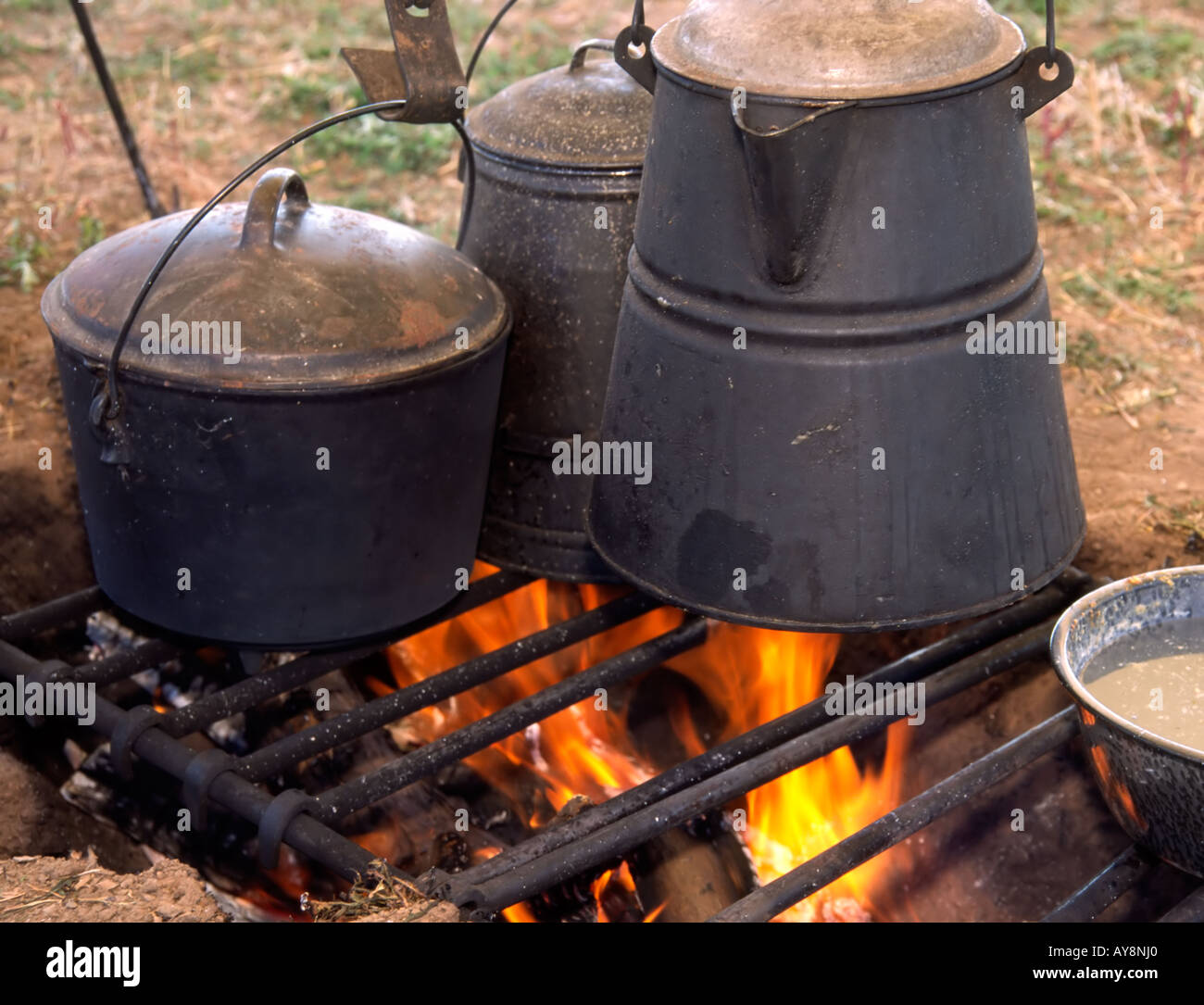 Cowboy cooking hi-res stock photography and images - Alamy