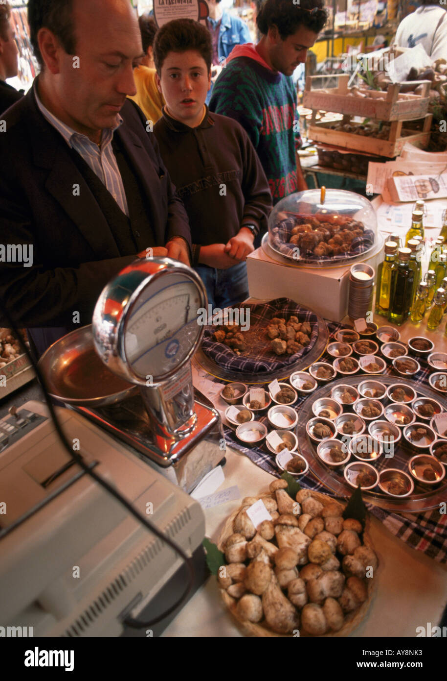 Festival of truffles hi-res stock photography and images - Alamy