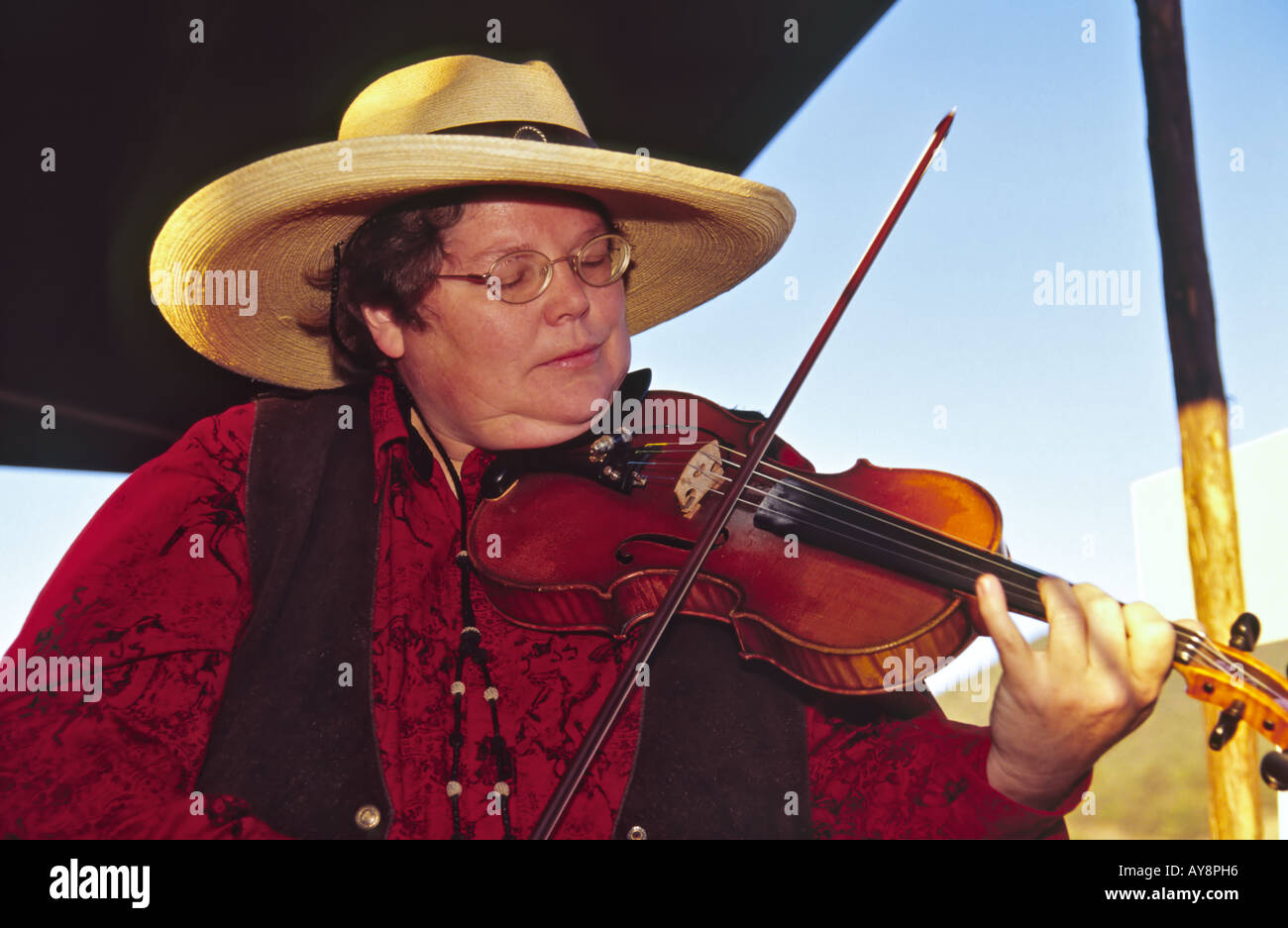 Woman cowgirl mature hi-res stock photography and images - Alamy