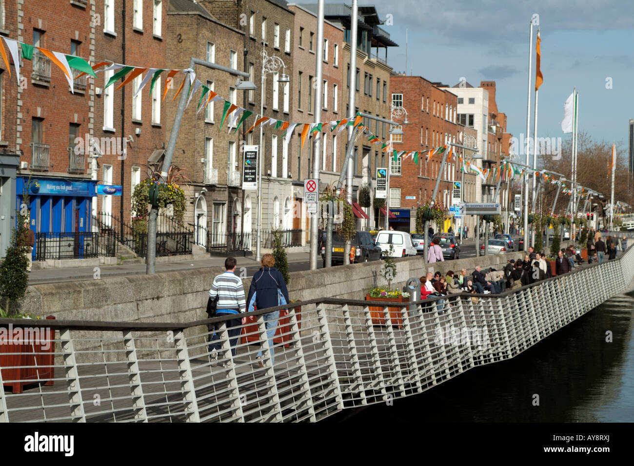 Riverside pedestrian walkway hi-res stock photography and images - Alamy
