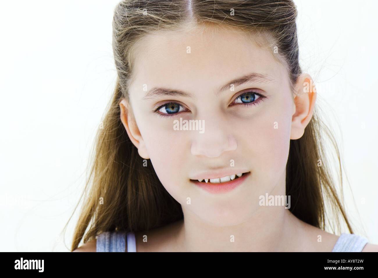 Girl smiling at camera, portrait Stock Photo - Alamy