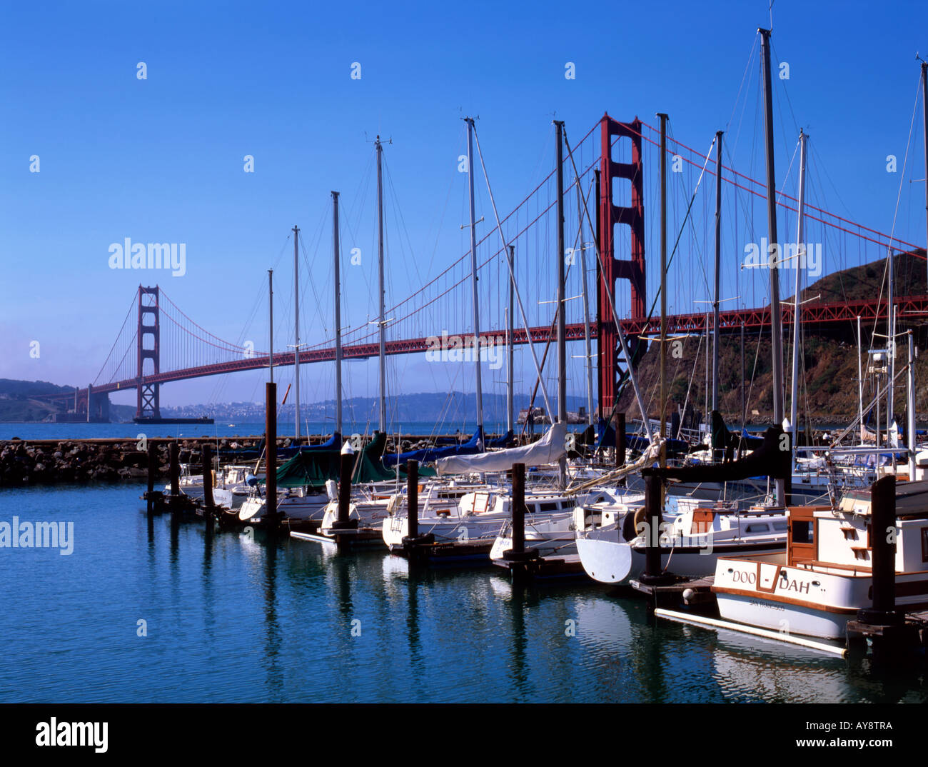 Golden gate bridge boat san francisco hi-res stock photography and ...
